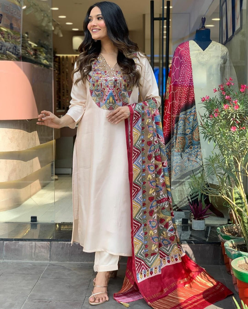 LAUNCHING EXTREMELY ELEGANT PREMIUM SILK SUIT SET WHICH IS BEAUTIFULLY ...